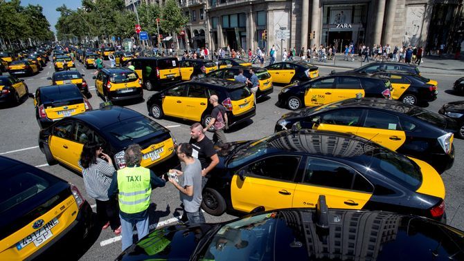 Els taxistes de Sabadell s'uneixen a la vaga indefinida del sector amb ... Els taxistes de Sabadell s'uneixen a la vaga indefinida del sector amb ...