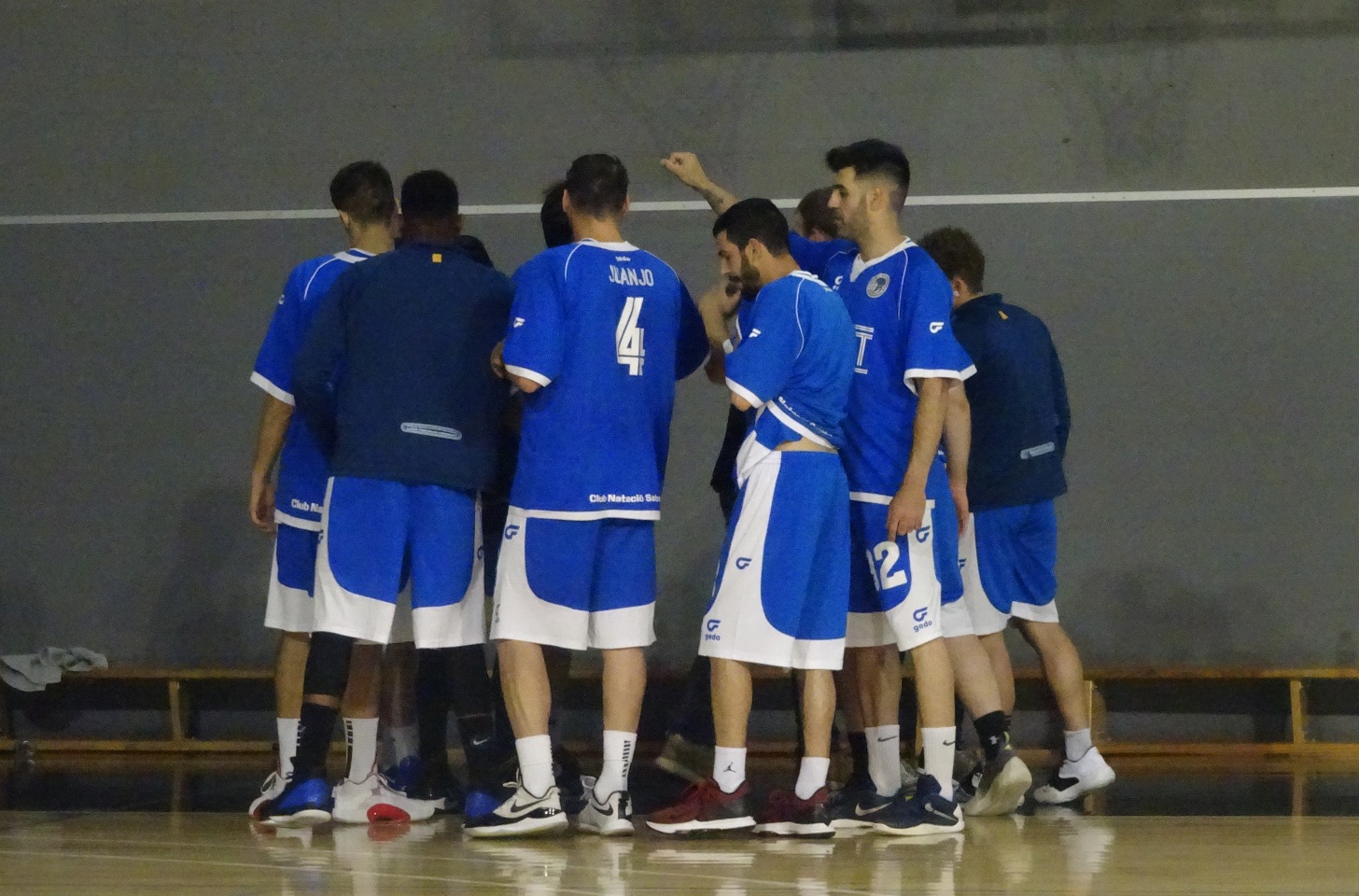 El Club Natació Sabadell acomiada la temporada tombant l'invicte ...