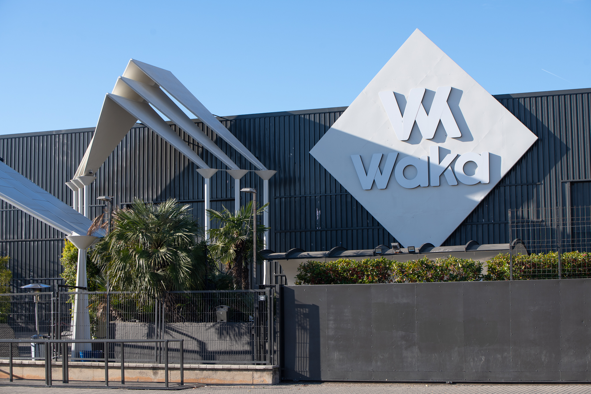 Nova concentració al Waka i més de 4.600 signatures exigint-ne el ...