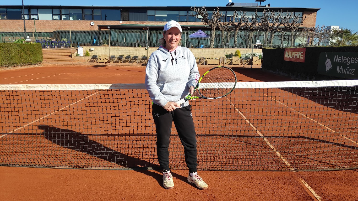 Yolanda Clemot (Club Tennis Sabadell): "Vaig agafar la primera raqueta ...